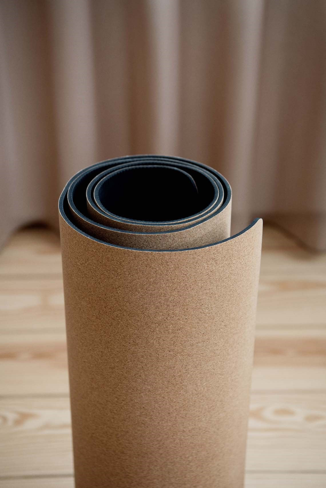 soft surface cork mat | Køb yogamåtter online | moshi moshi mind